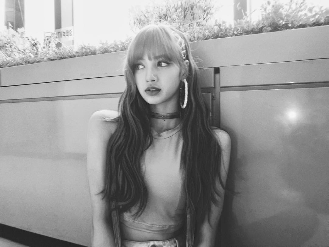 181102 Lisa (@lalalalisa_m) Instagram Updated