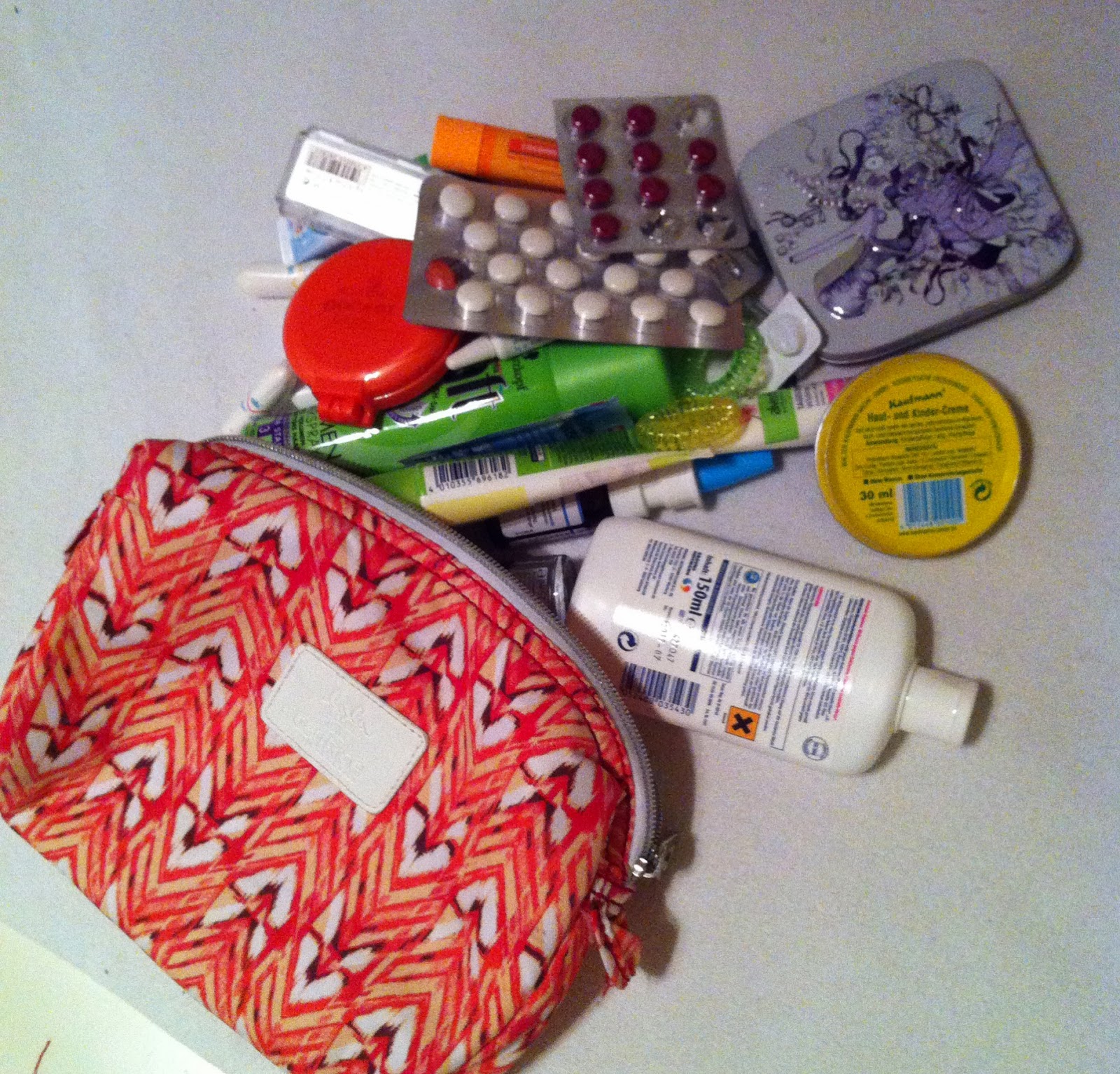 la-vida-loca-what-s-in-my-beauty-bag