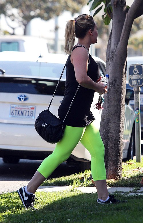 Gossip Journal: Hilary Duff yoga class