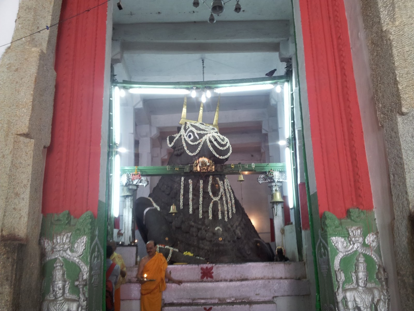 Bangalore Tour: Bull Temple