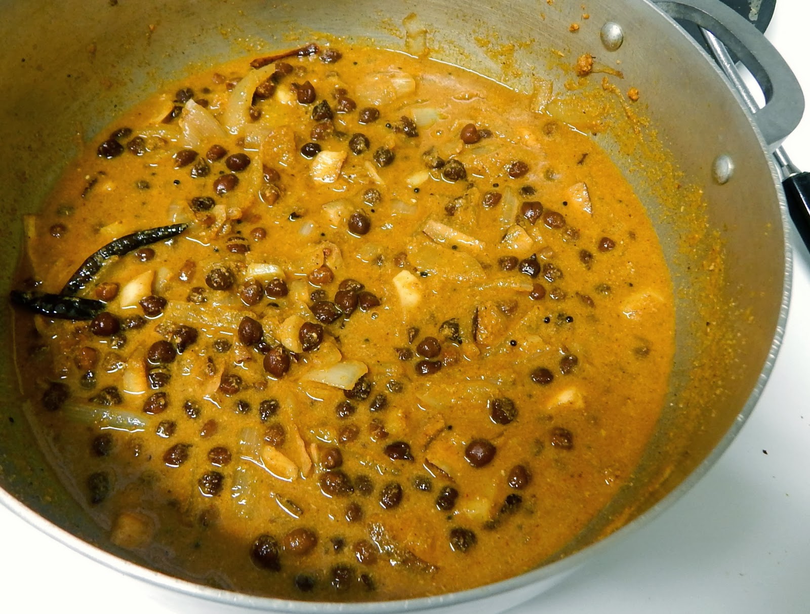 Palatable dishes from Jess's kitchen :) : Varutharacha Kadala Curry ...