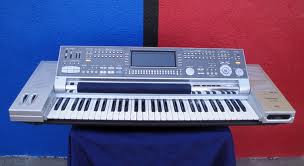 GELERI ELEKTRONIC: KEYBOARD