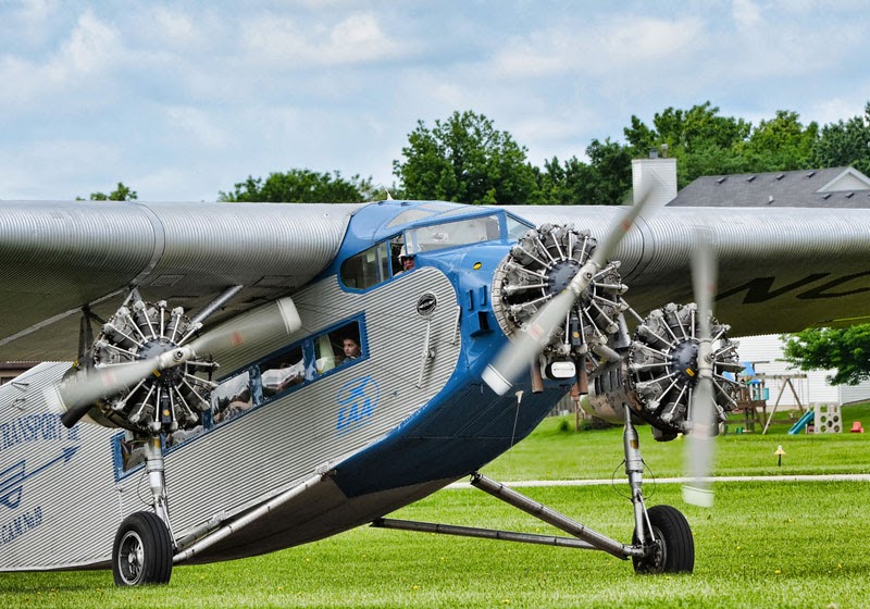Fornology.com : Ford Tri-Motor Pioneers Commercial Flight