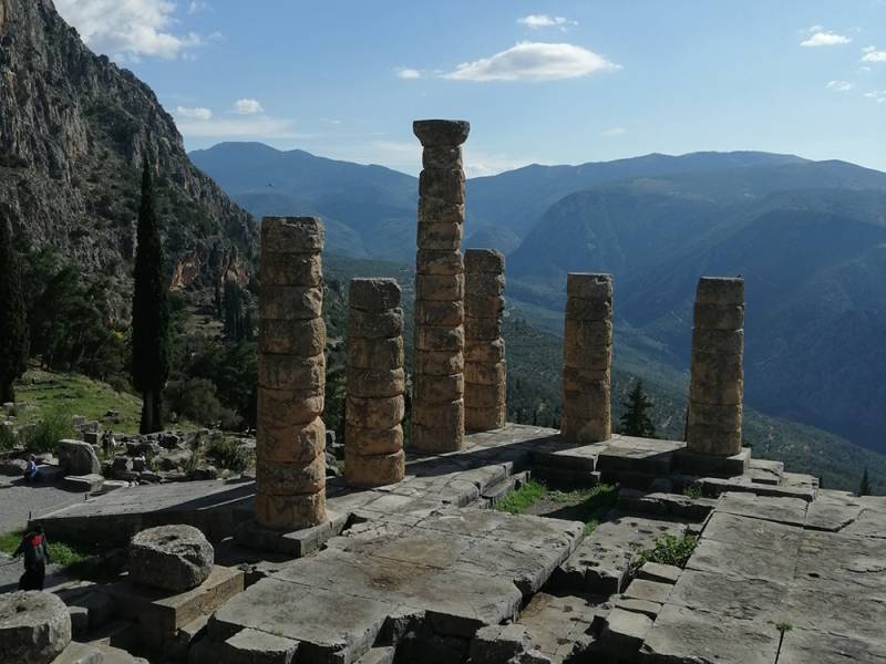 sperchogia (Σπερχογεία): Διαδικτυακό ταξίδι σε Δελφούς, Αράχωβα, Ιτέα ...