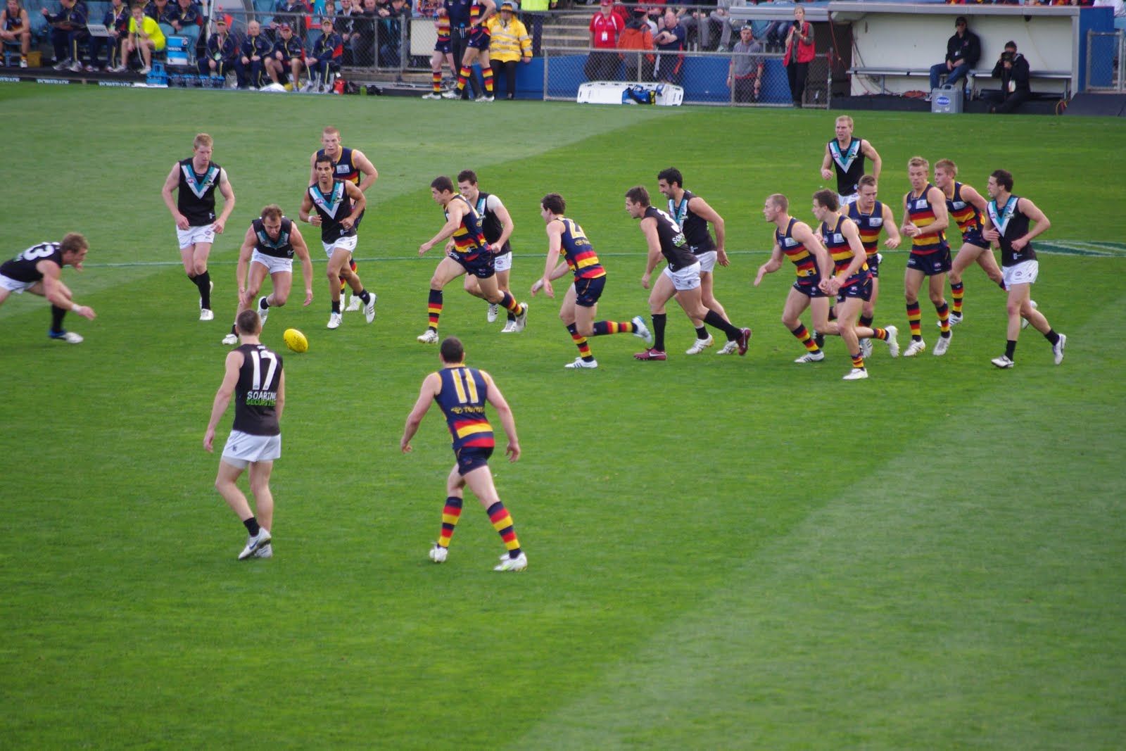 Geoff Thompsons Blog: AFL Showdown-Crows v Power 31/7/11