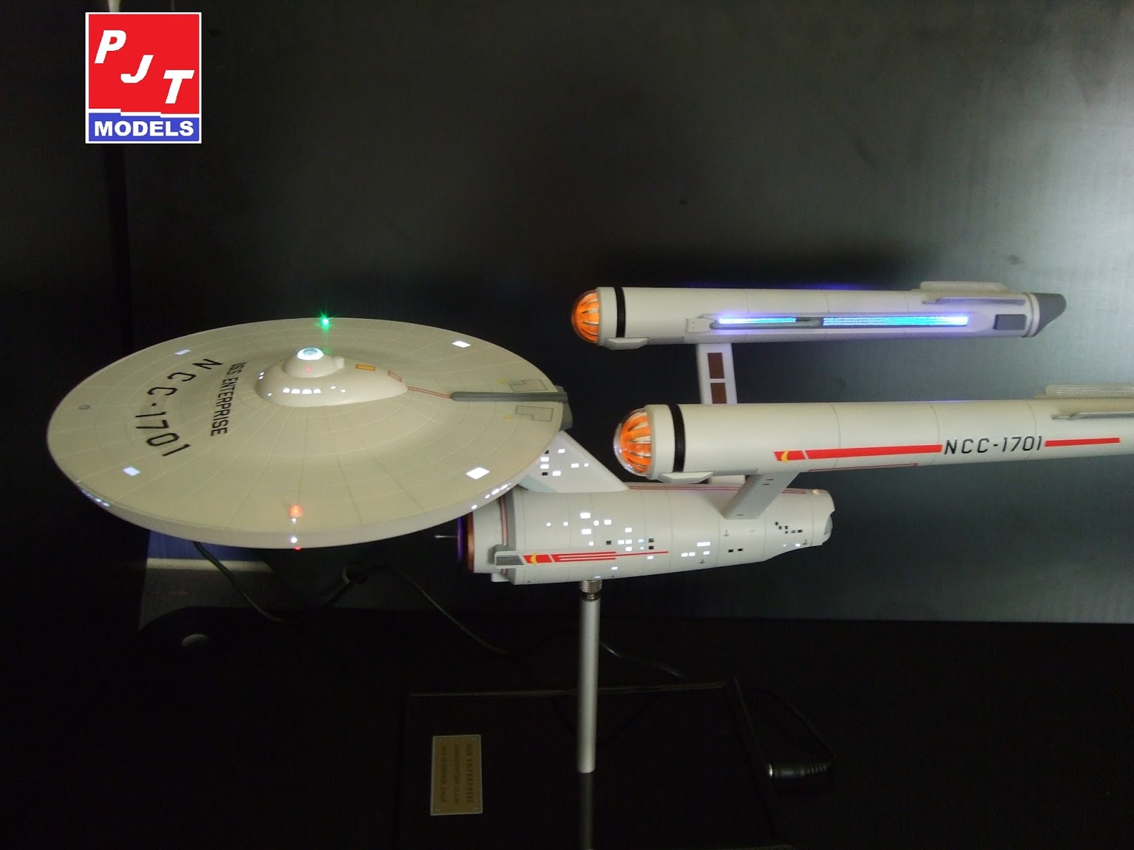 Star Trek ships by PJT Models: REVELL 1/600 TOS ENTERPRISE 1701 model kit
