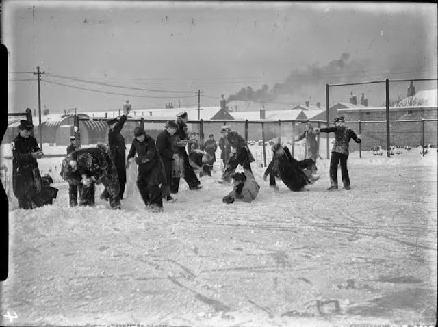 Old Photos of Soldiers Playing Sports during World War II ~ Vintage ...