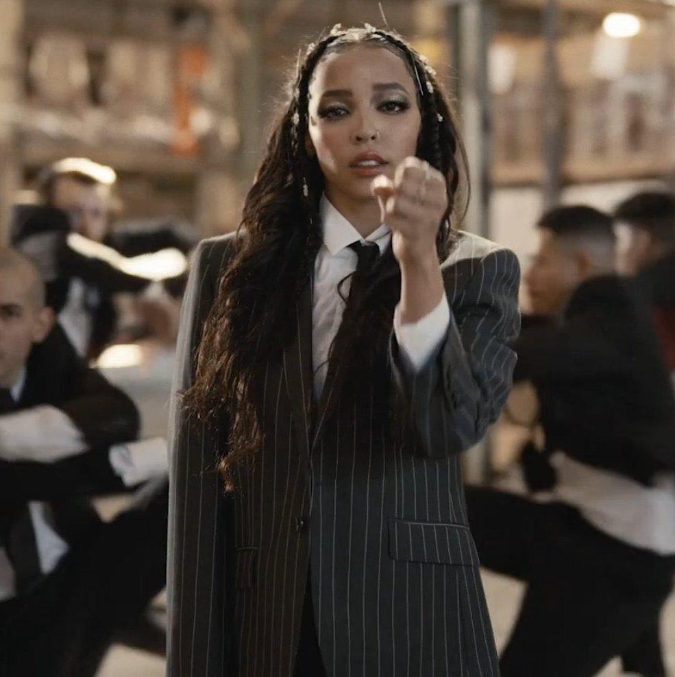 Tinashe drops official video for ‘Save Room For Us.’ - ~ * Toya'z World