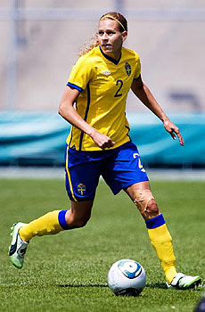 Female Football Players Gallery Photos: Female Football Player ...
