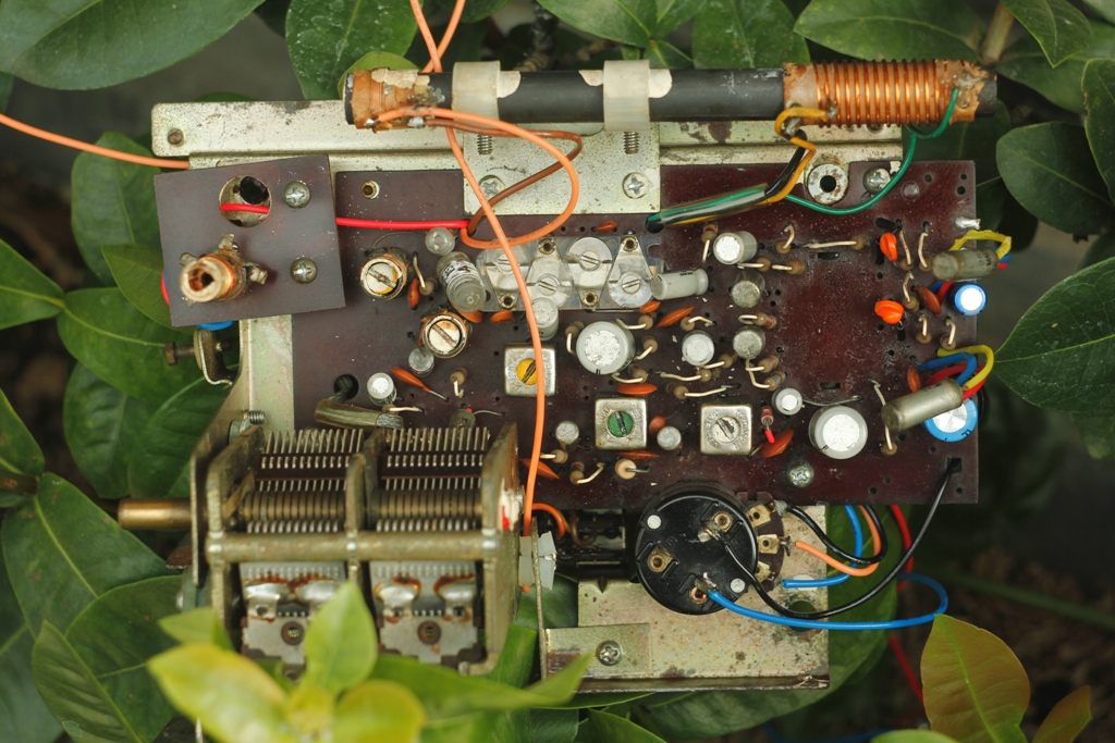 Hobbies MEKATRONIKA . . ...: RESTORASI RADiO TELESONIC NT-802