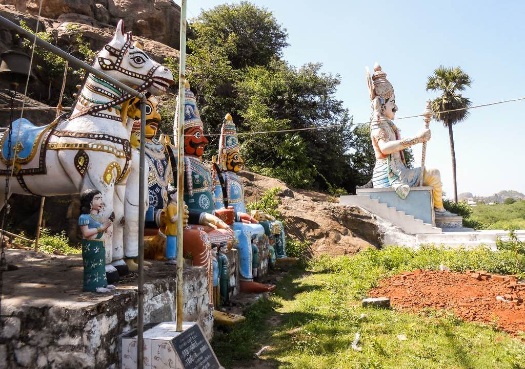 Tamilnadu Tourism: Sunai Karadu Ayyanarappan Temple, Mallur, Salem