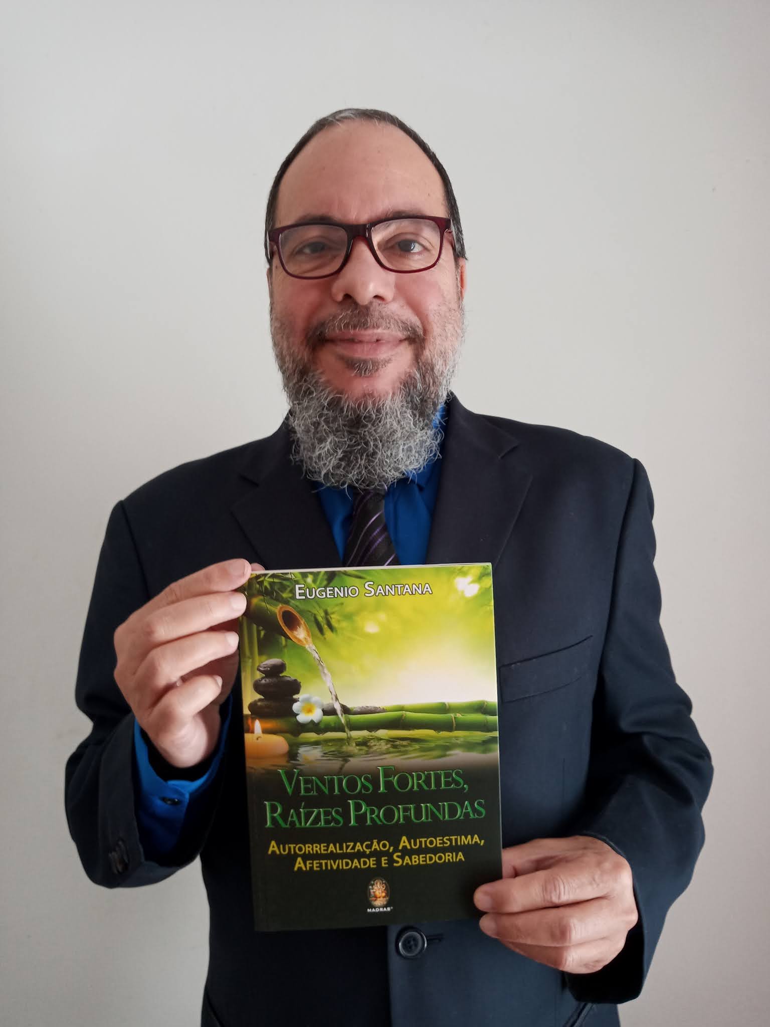 GUARDIÃO DA PALAVRA: O QUE SIGNIFICA SER ESCRITOR? (*)