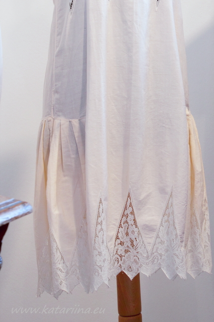 Katariina kudugurmee: Õrnad valged pitsid ja romantilised voldid Kadriorus.