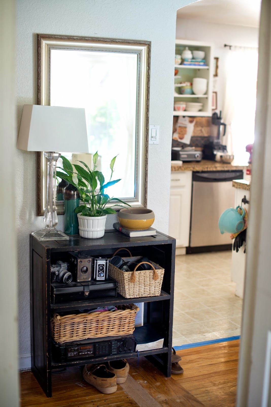 Domestic Fashionista: Entryway Phone and iPod Charging Station
