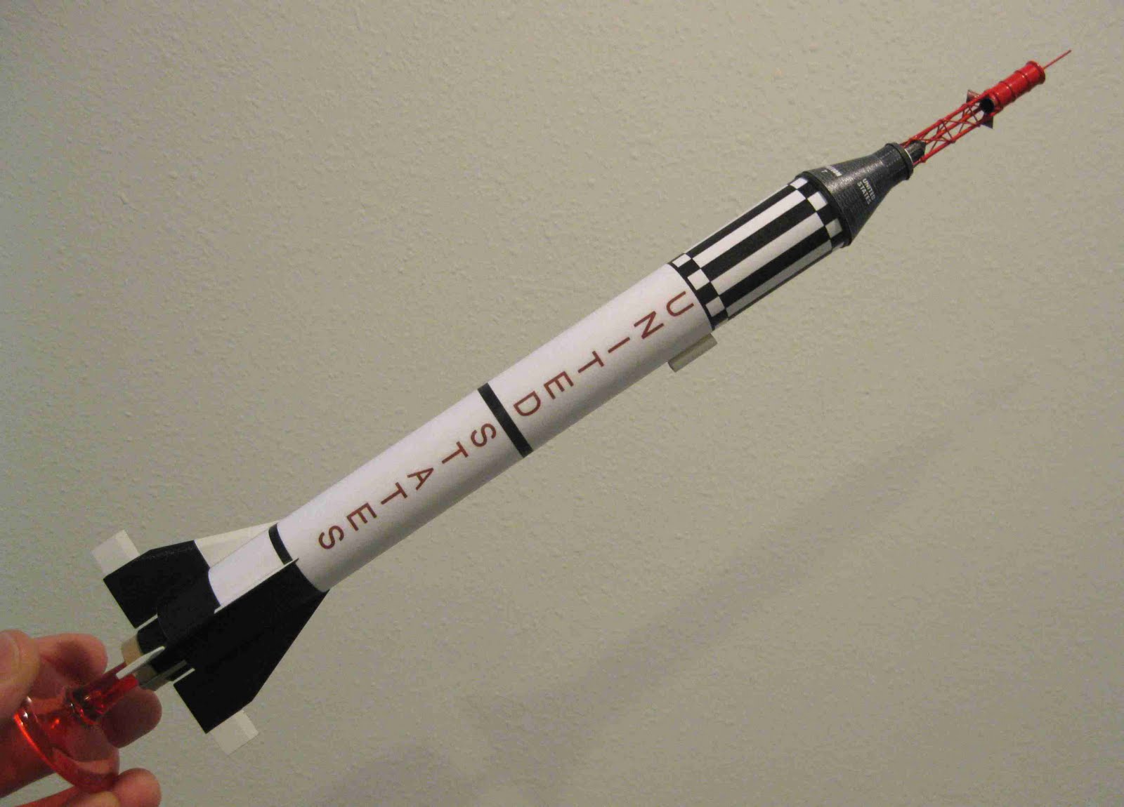 Model Rocket Building: Model Profile Dr. Zooch Freedom 7
