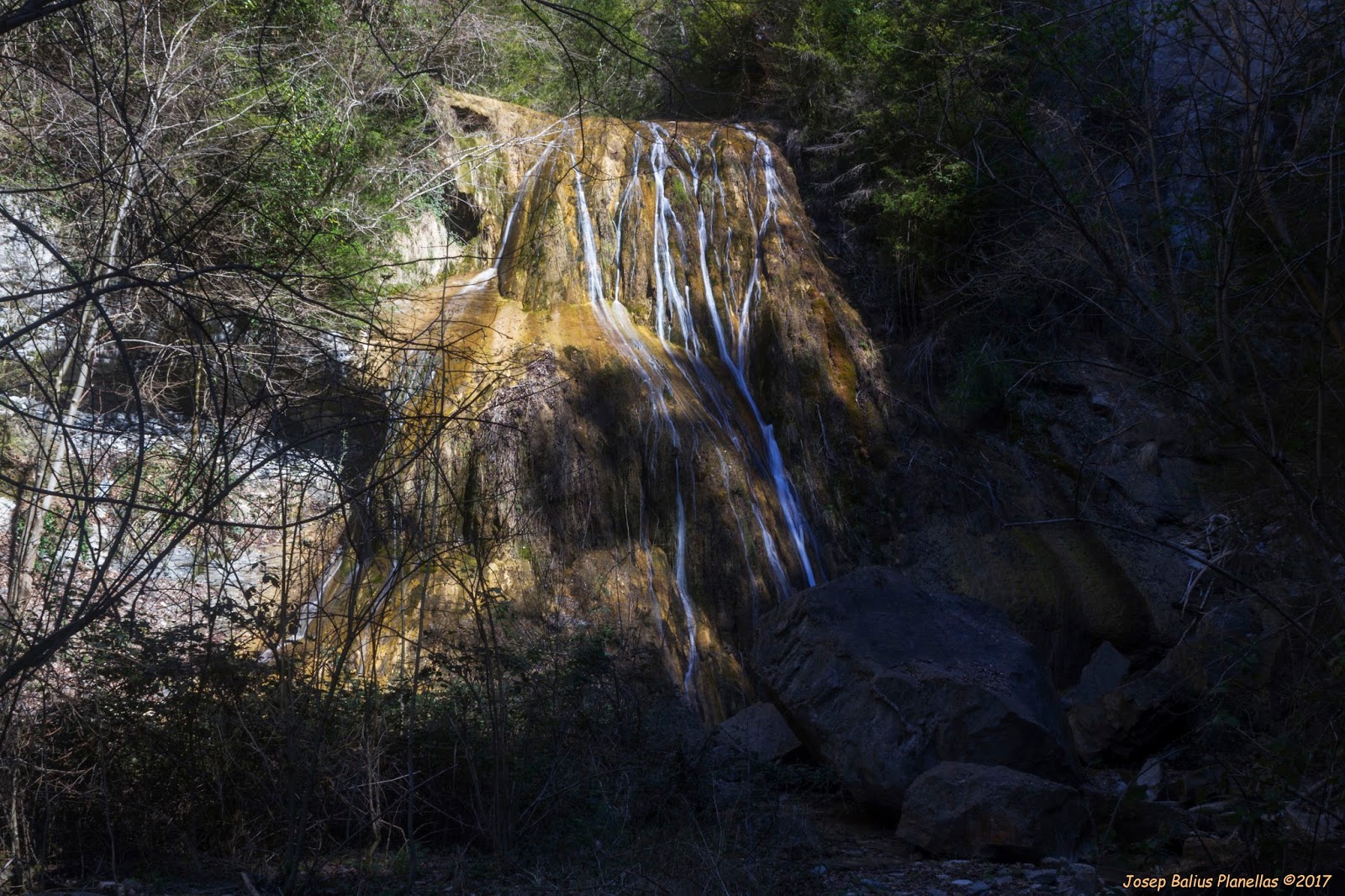 Racons de Catalunya: Salt de la Roca Alta i salt de Massats (Ripoll)