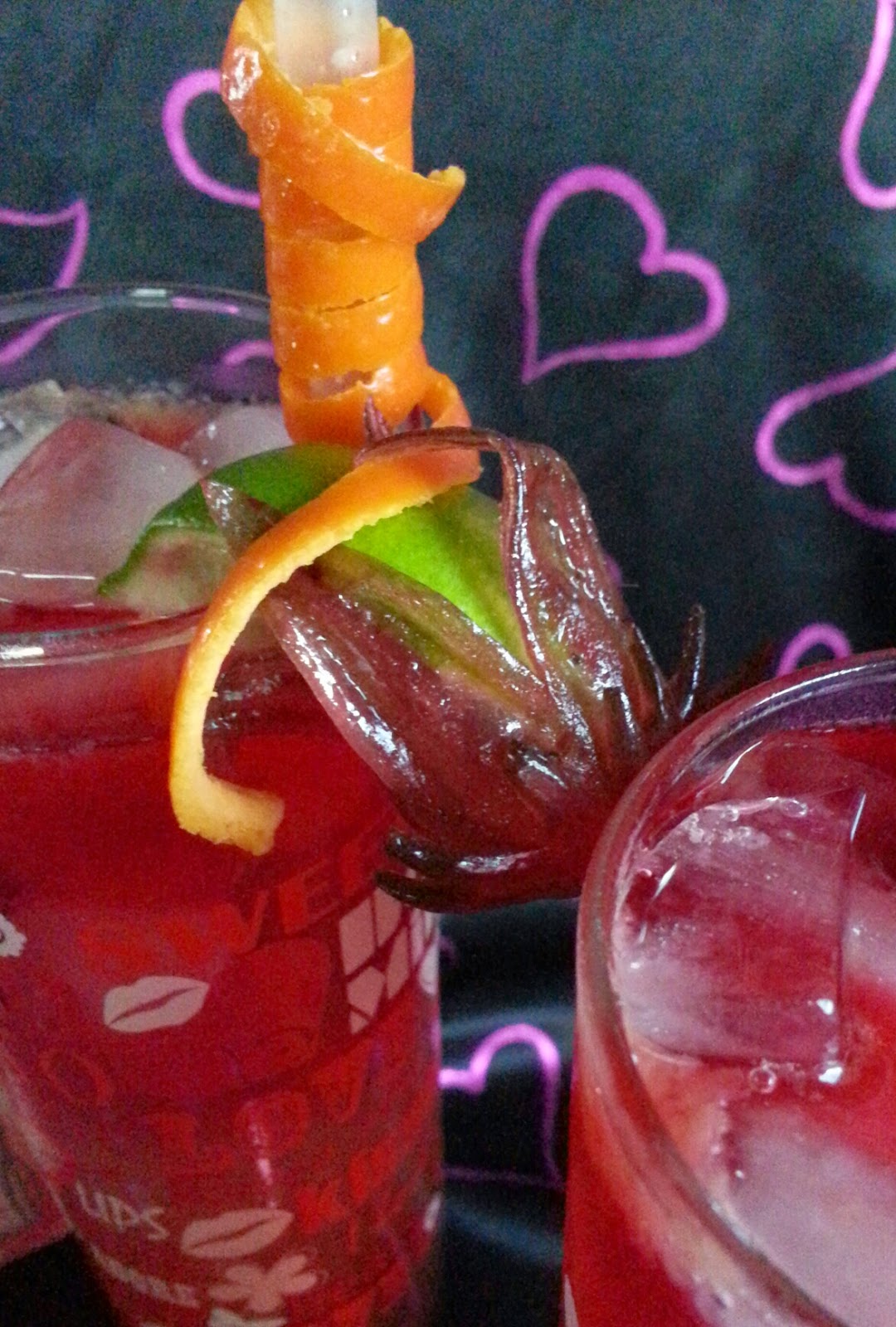 The MARTINI DIVA: HIBISCUS HEART FIZZ Valentine Cocktail