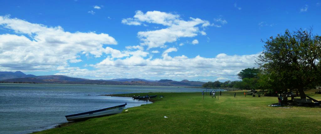 SITIOS TURÍSTICOS EN EL SALVADOR : LAGO DE GUIJA