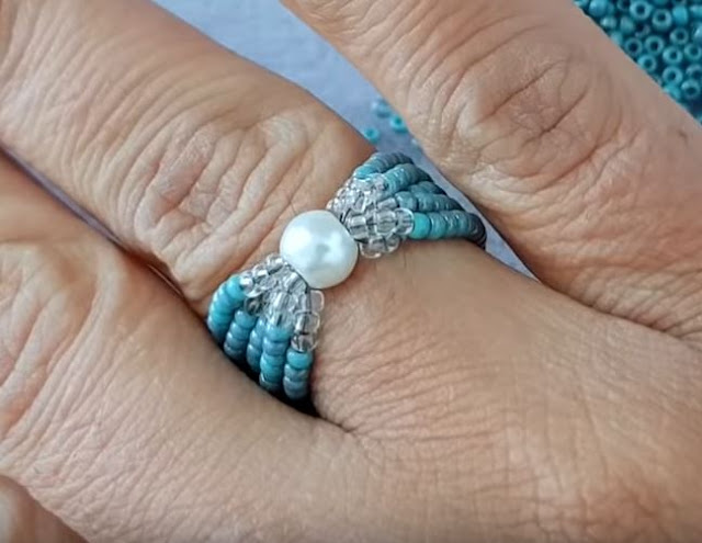 Easy Stylish Beginner Beaded Ring Tutorial / The Beading Gem