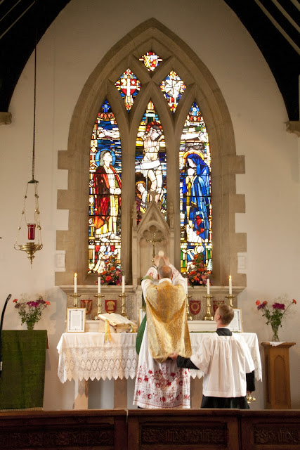 CATHOLICVS: Santa Misa tradicional en Colombia, Reino Unido y nuevos ...