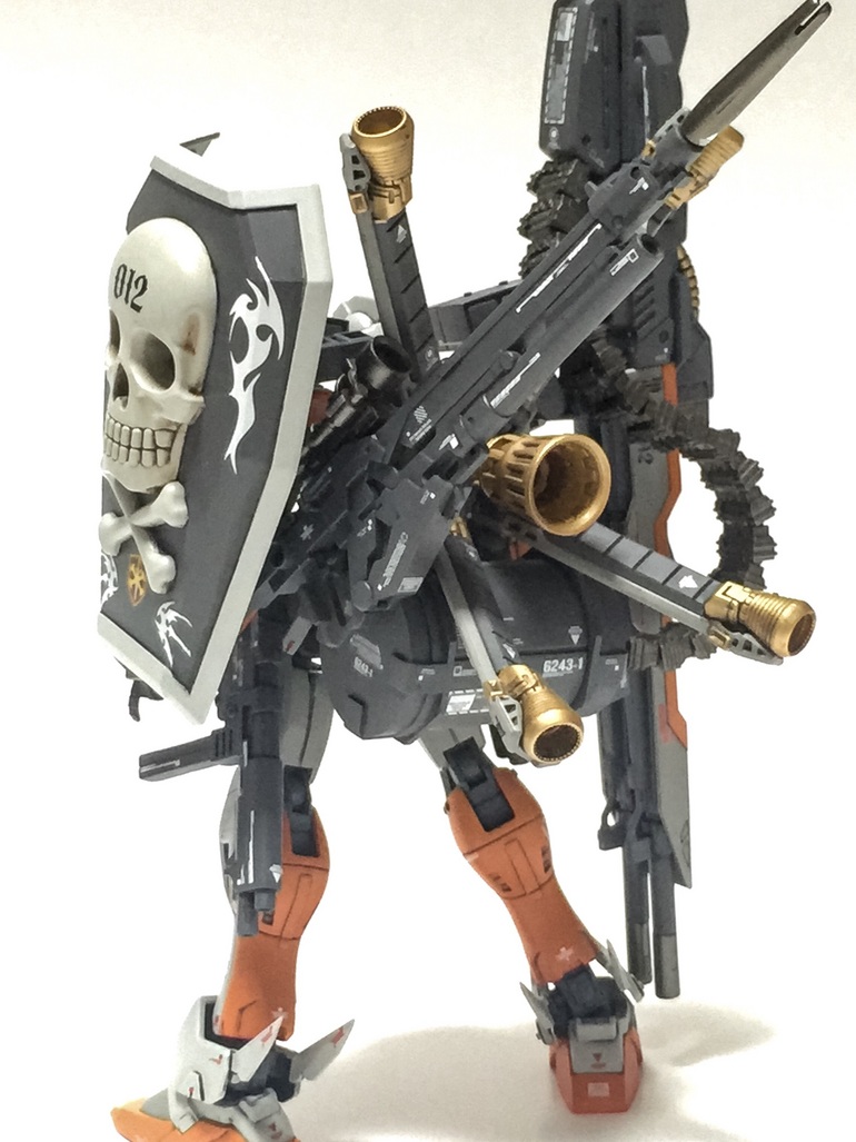 Custom Build: 1/144 Crossbone Gundam Freedom