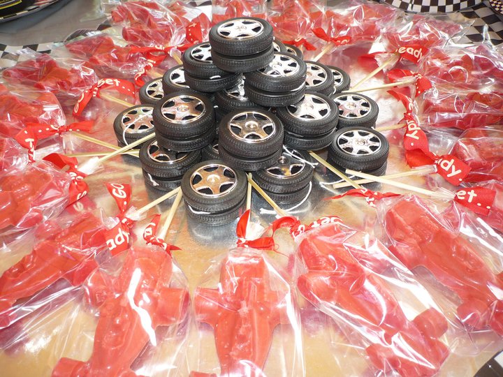 GLITTERING GATHERINGS: SPEEDY SATURDAY for a FORMULA 1 PARTY and ...