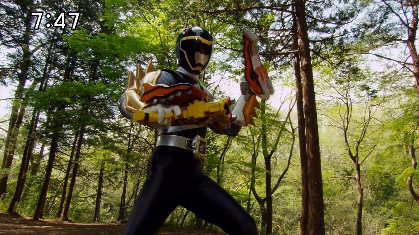 Henshin Grid: Kyoryuger 16 (Preview pics of KyoryuGray and Navy)