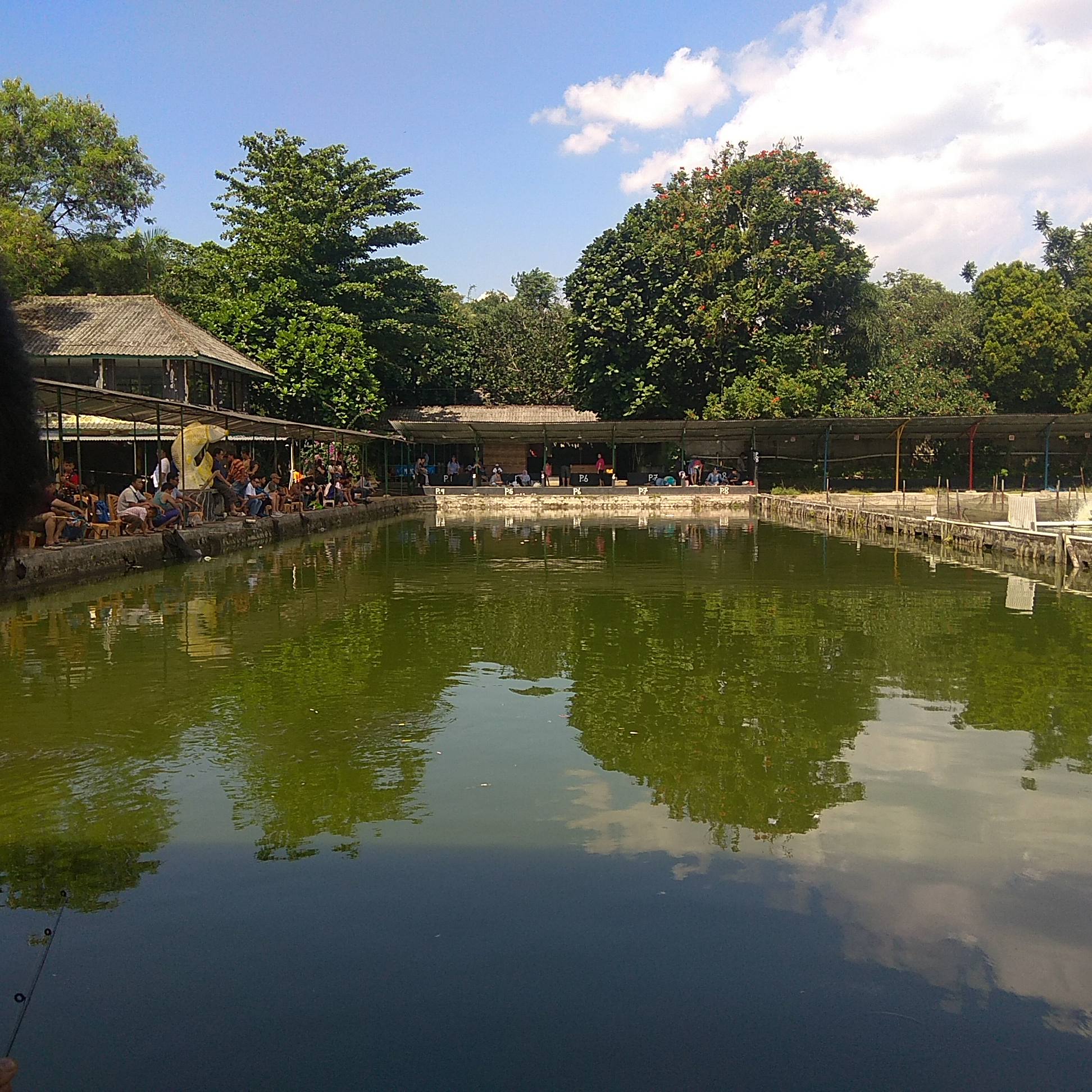 Pemancingan Keluarga / Kolam Pancing Ikan di Bogor