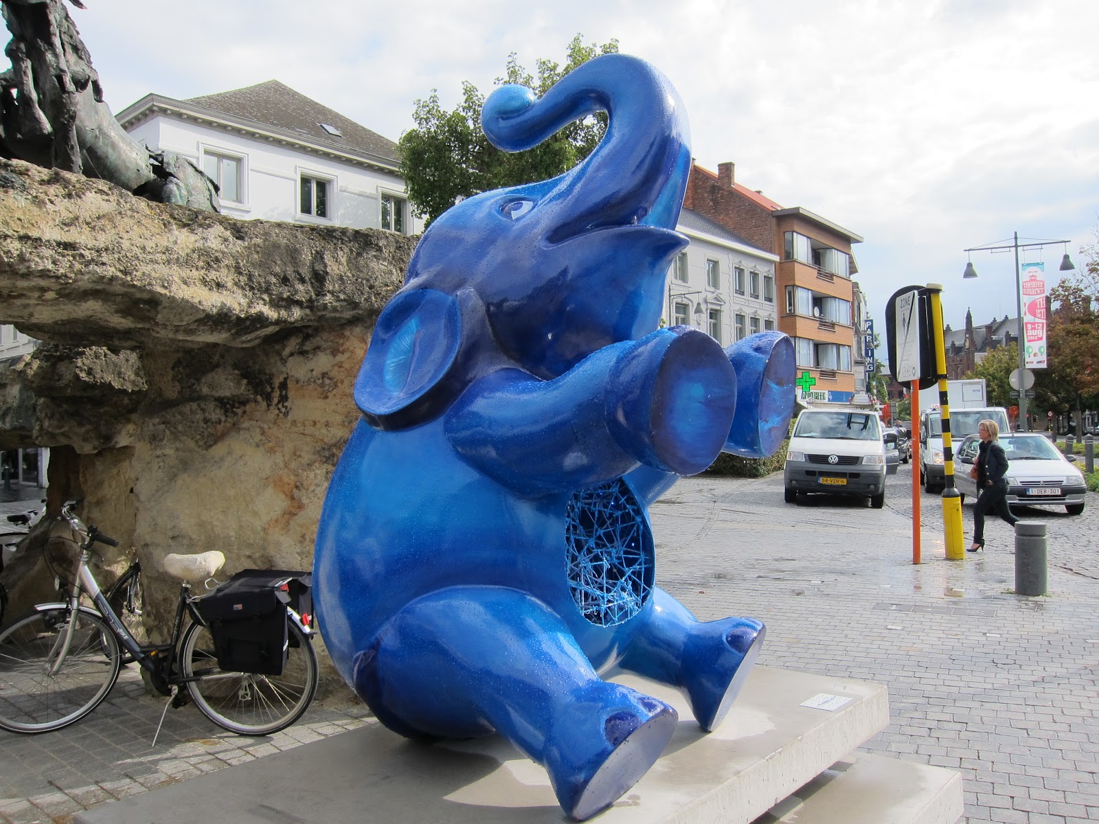 an american in belgië : Olifant Parade