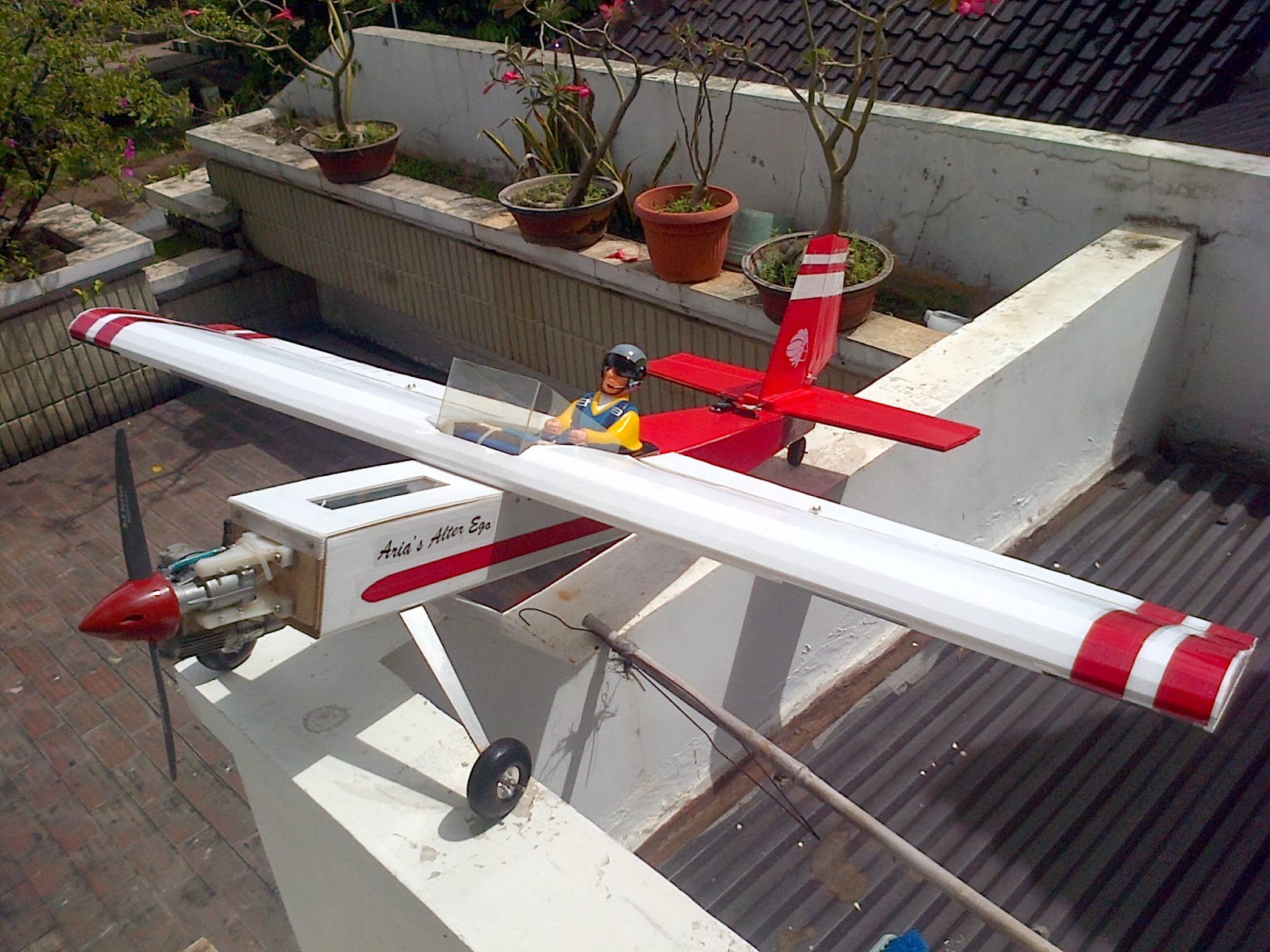 Your Own Plane with Coroplast and Depron