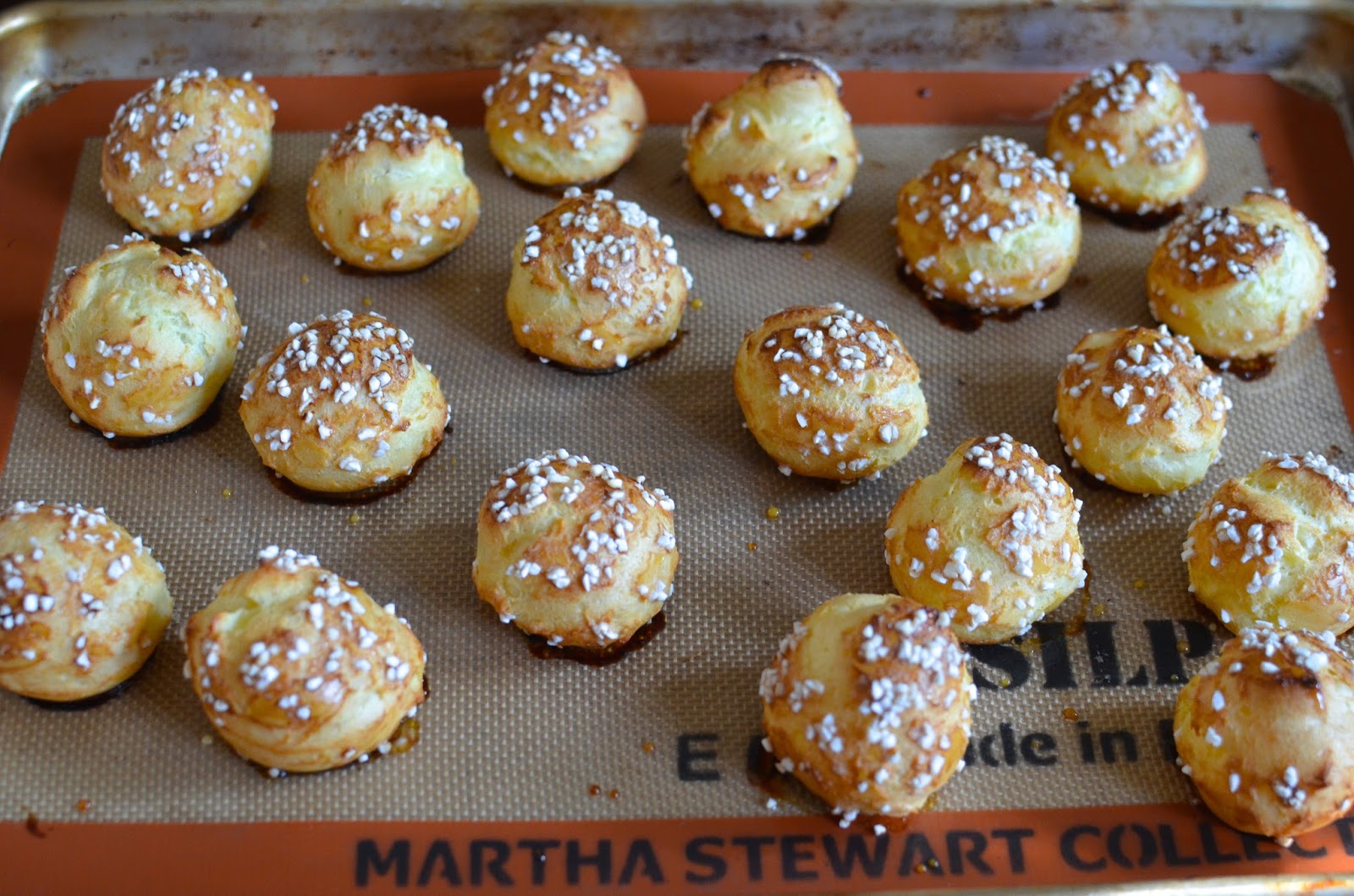 Playing with Flour: Chouquettes