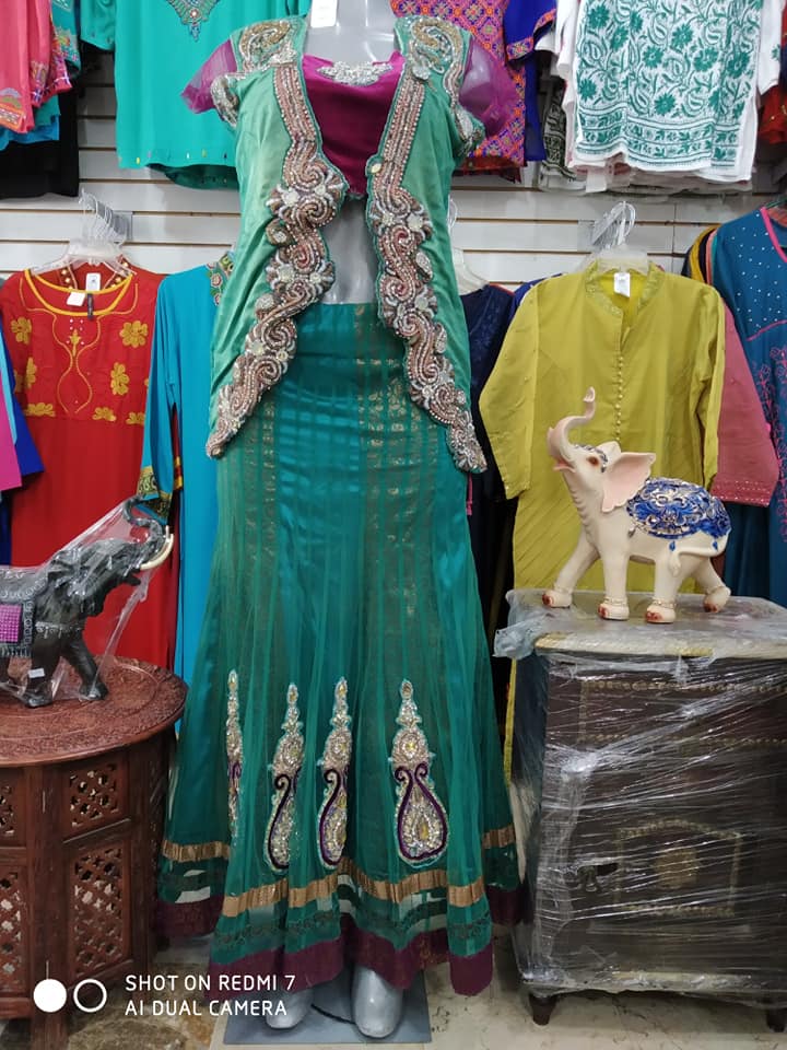 ROPA Y ARTESANIAS DE LA INDIA