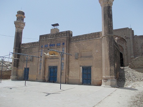 Pakistan Geotagging: 098 - Nawab Sar Buland Khan And His Fort At Mankera