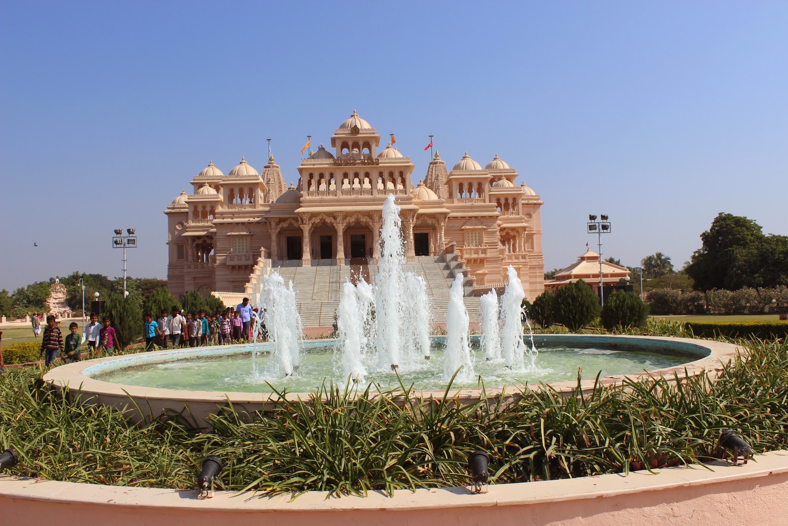 Travelogue...... BORN TO TRAVEL: HARI HARI TEMPLE PORBANDAR INDIA