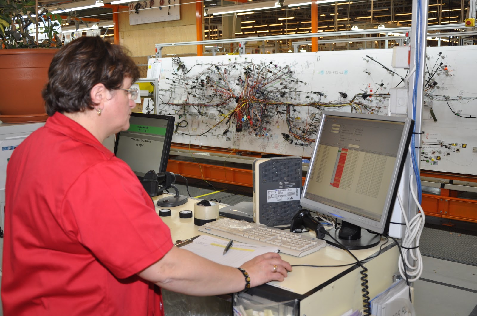 Cum e să fii angajat la Kromberg & Schubert? ℗ ~ Monitorul de Mediaş