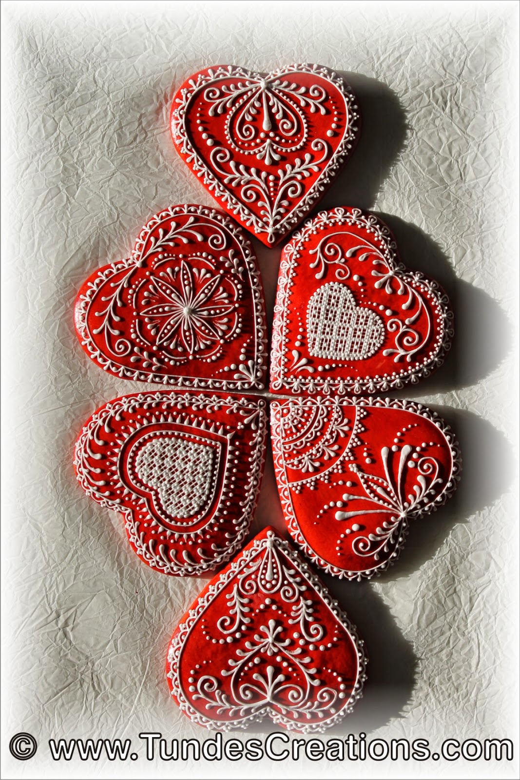 The Gingerbread Artist: Traditional red gingerbread hearts