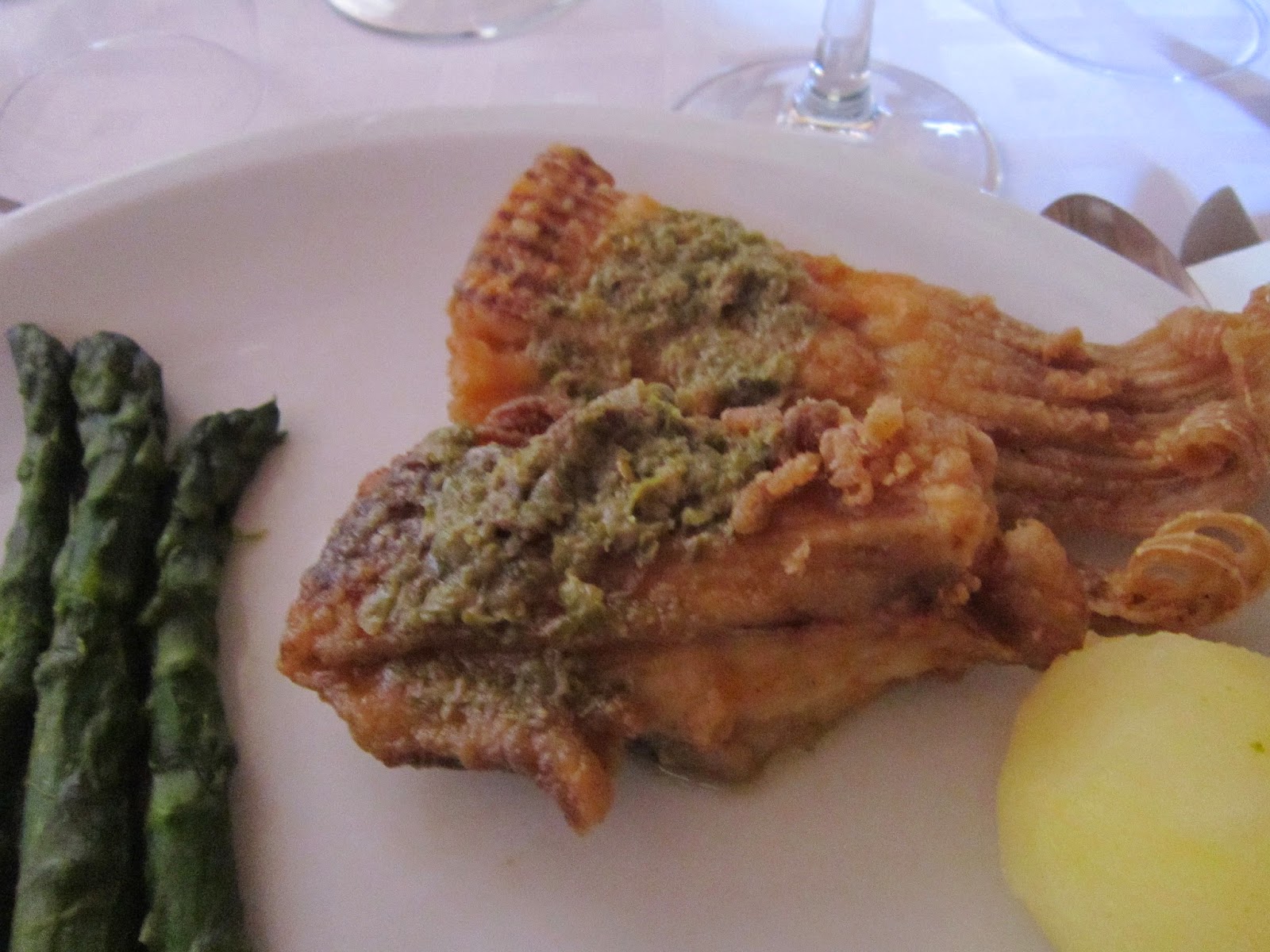 ACADÈMIA DE LA CUINA I DEL VI DE MALLORCA: RAYA CON SALSA DE ALCAPARRAS