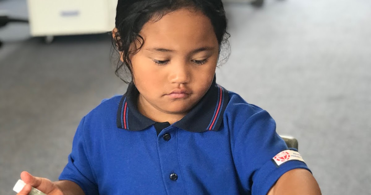 Awapuni School - Room 9: Art - Mosaic Names