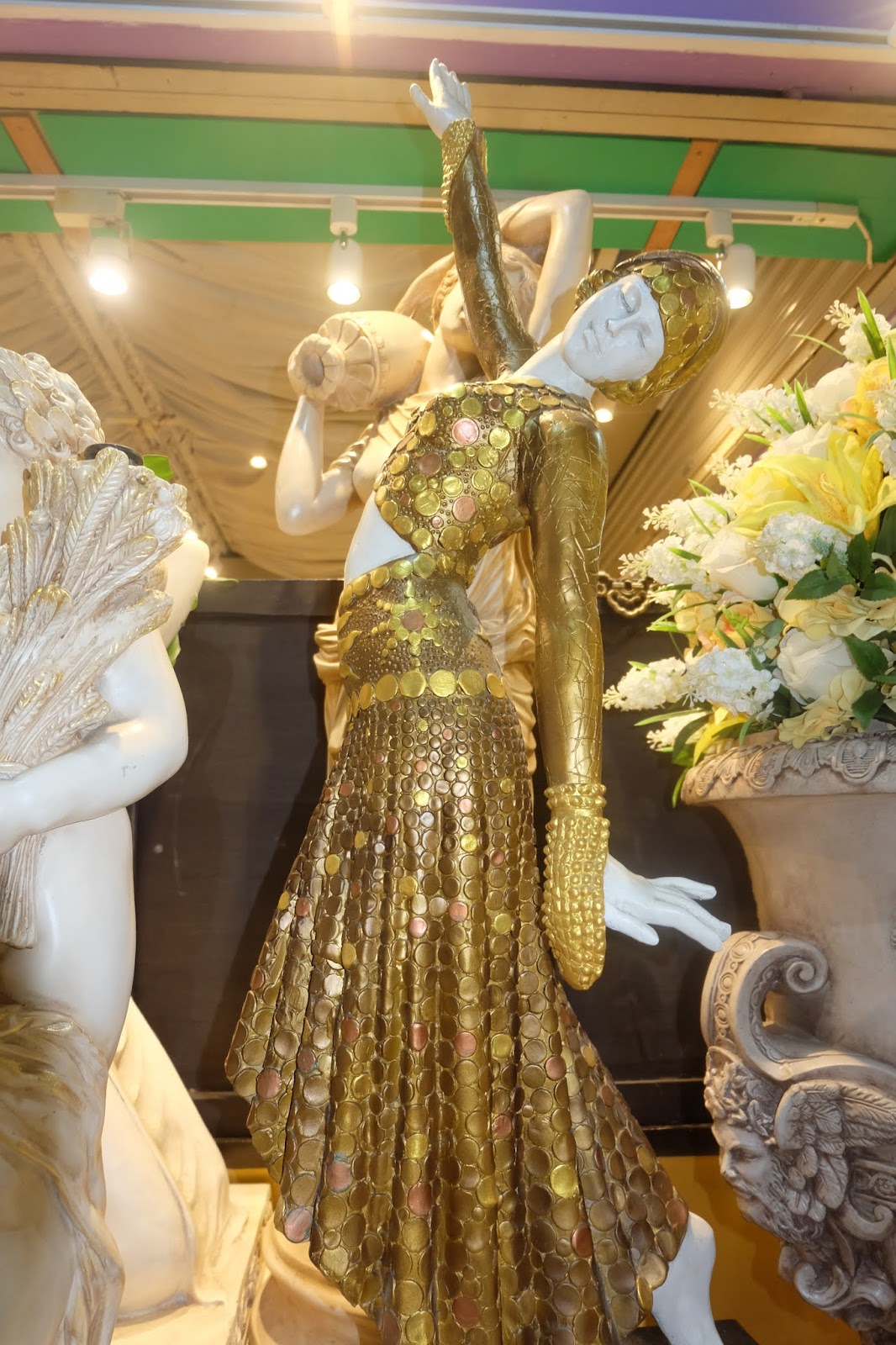 Kee Hua Chee Live!: VISITING THE GODS AND GODDESSES AT JJ MALL AND THE ...