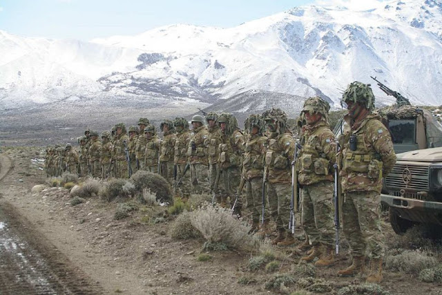 Defensa y Armas: Actividades operacionales del Regimiento de Caballería ...