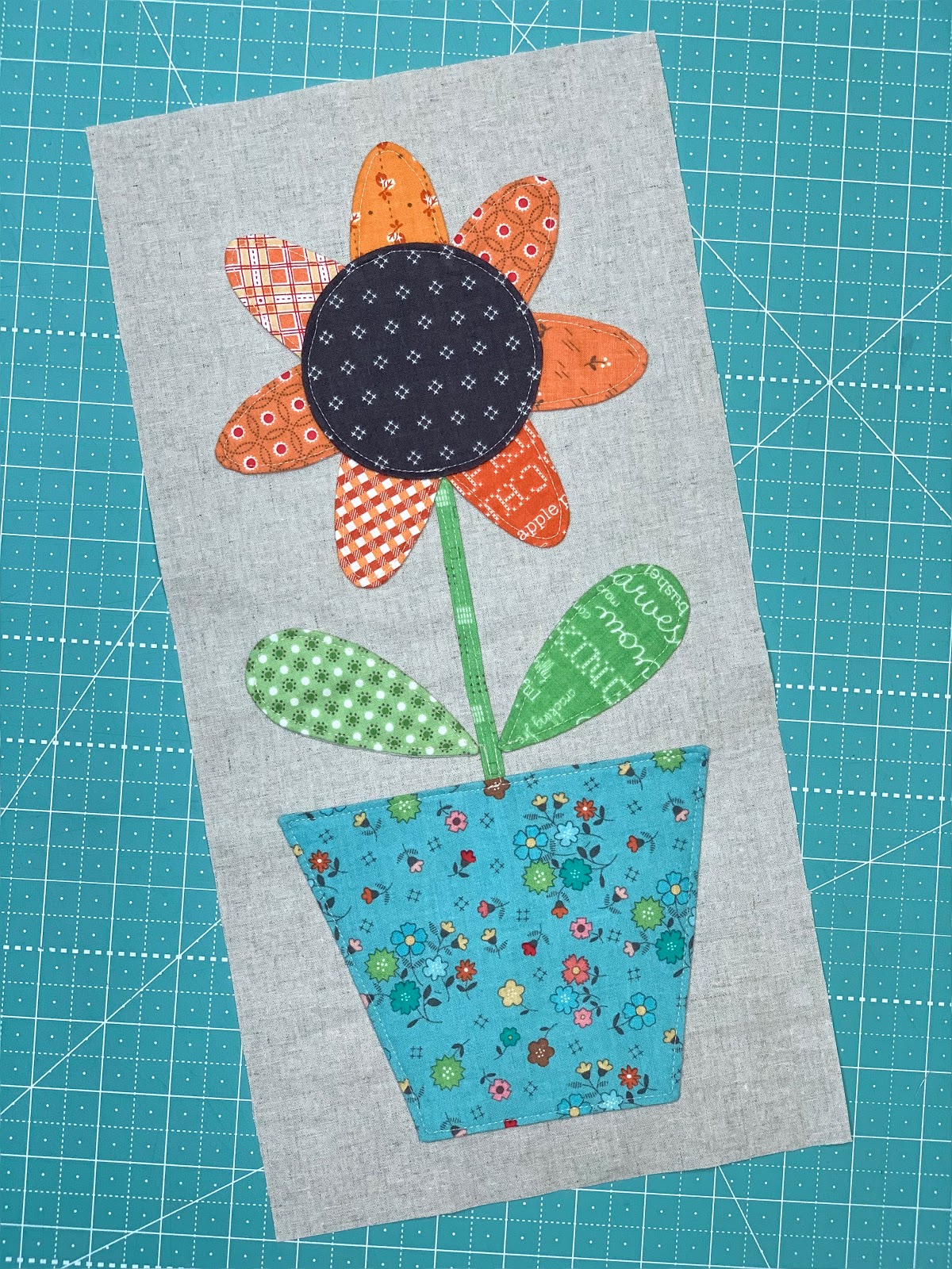 Bee In My Bonnet: Fall Flower Pots Quilt Tutorial!!