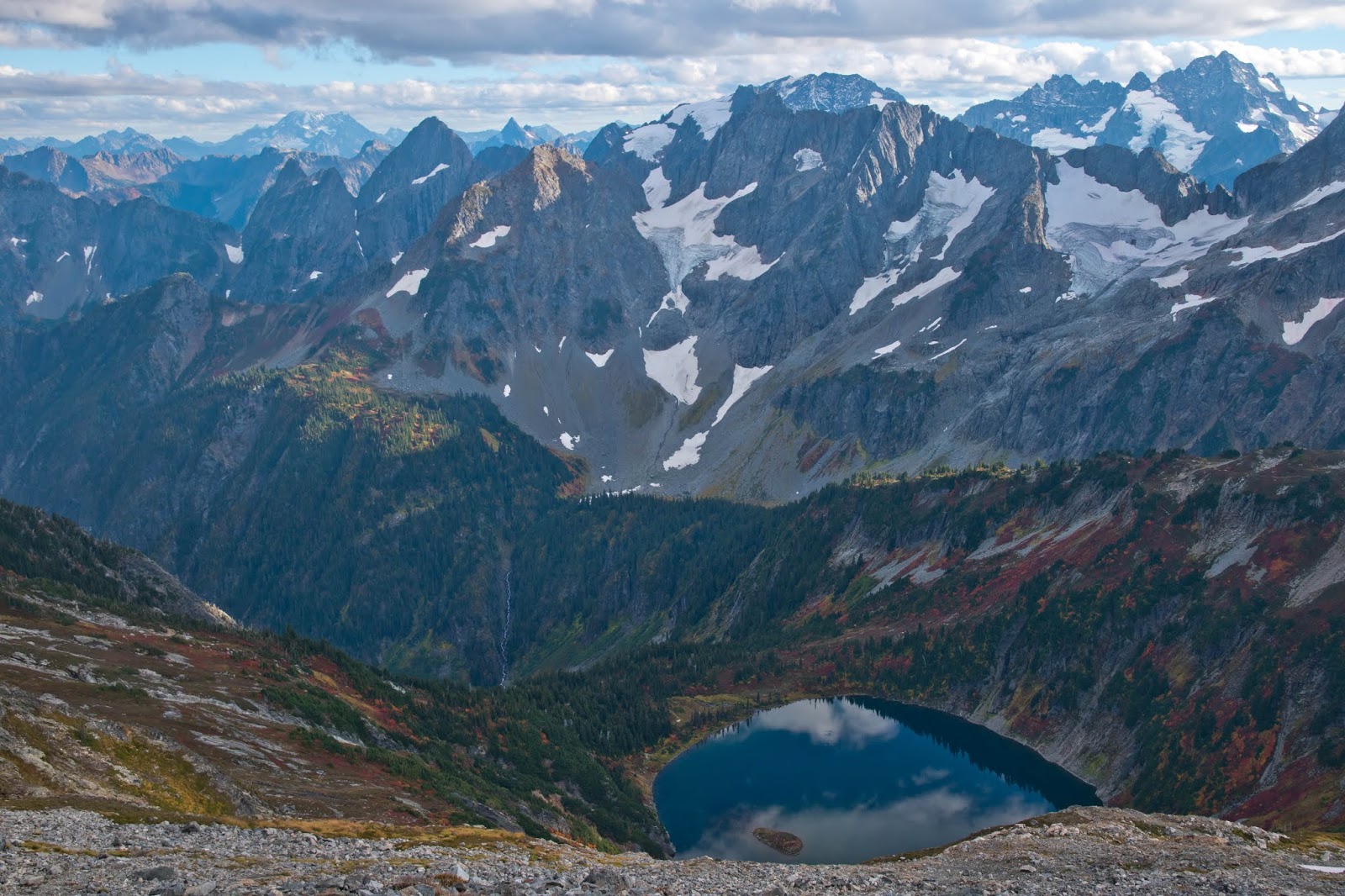 Hiking Shenandoah: Cascade Pass and Sahale Arm