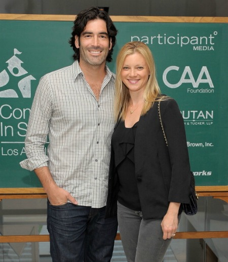 Hollywood Stars: Amy Smart with Husband Pics