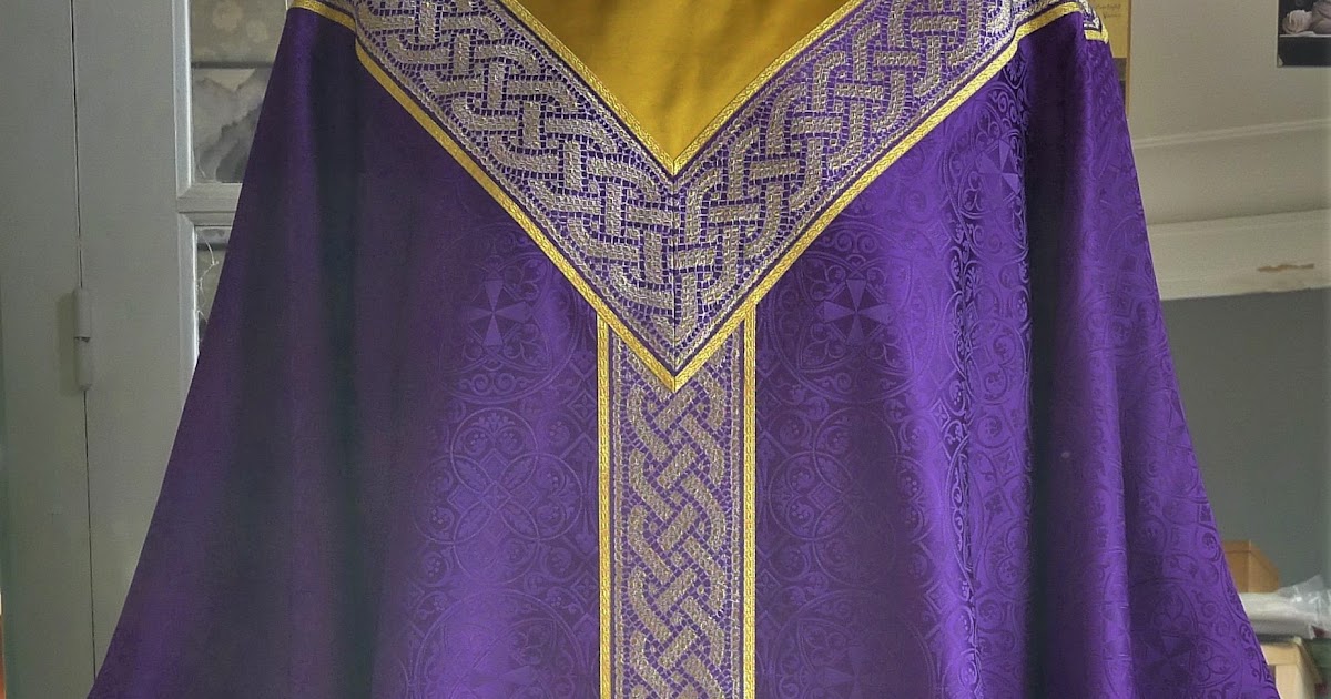 Ouvroir Sainte-Anne: Chasubles violettes