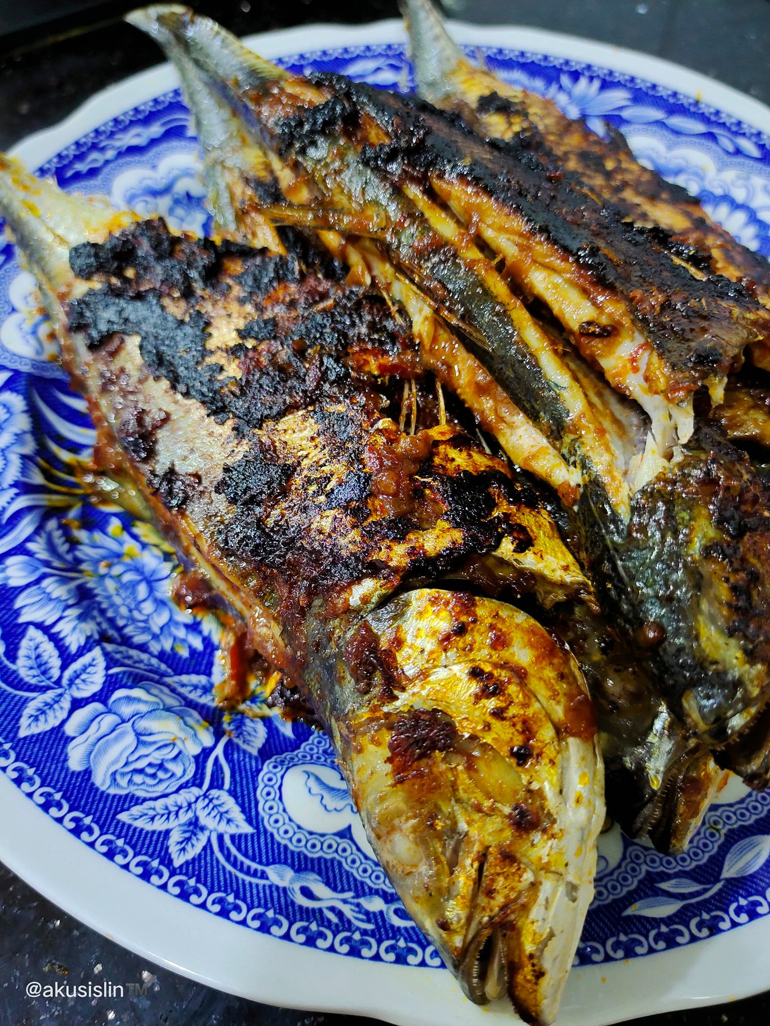 WORDLESS WEDNESDAY - IKAN CENCARU BAKAR SUMBAT SAMBAL