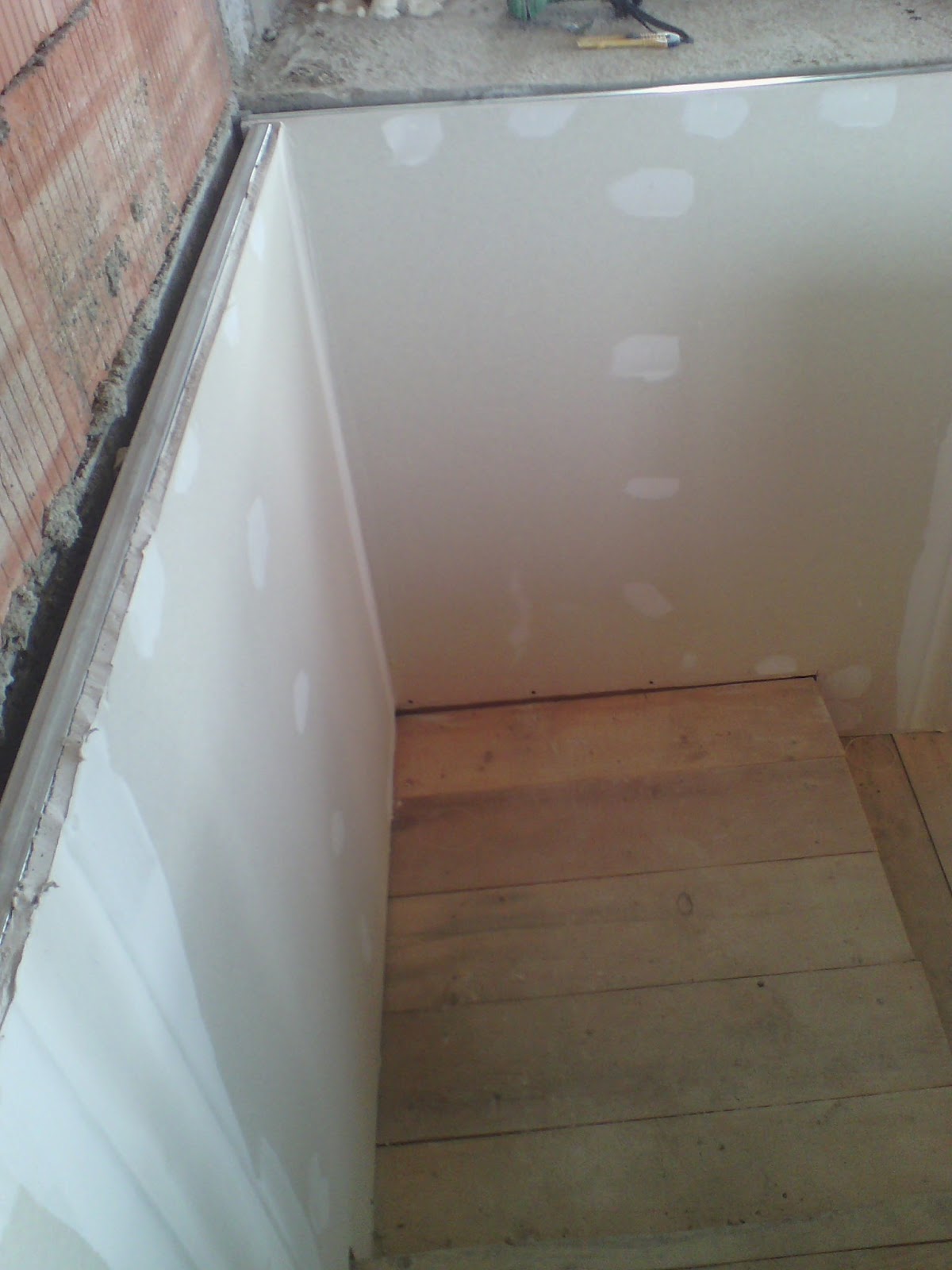 Arhiconstruct: Finisaje Interioare rigips Placare perete dressing si ...