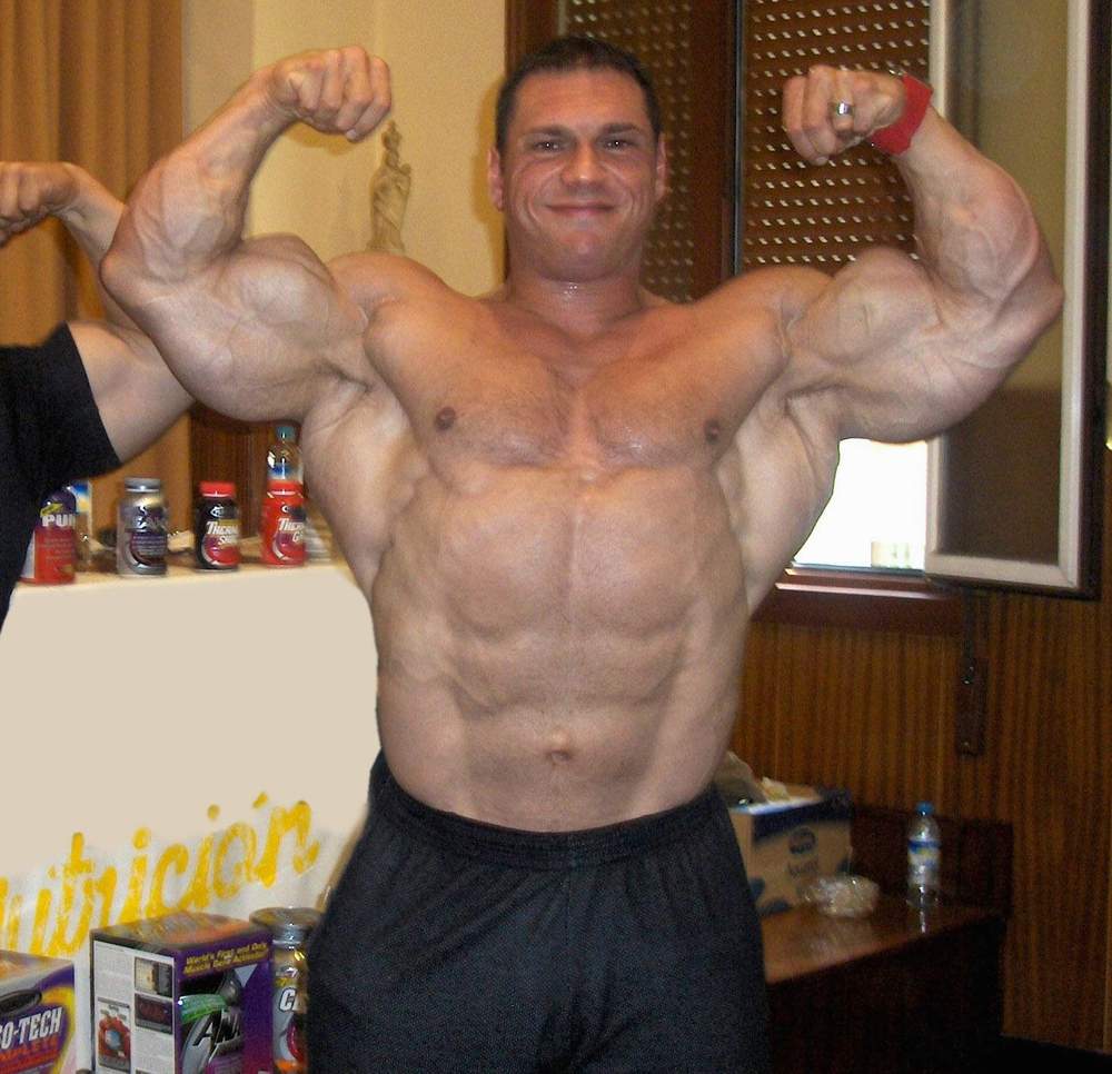 Muscle Lover: Freaky biceps!