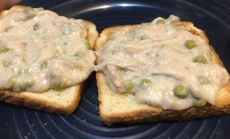 Countrified Hicks: Old Fashioned Creamed Tuna on Toast