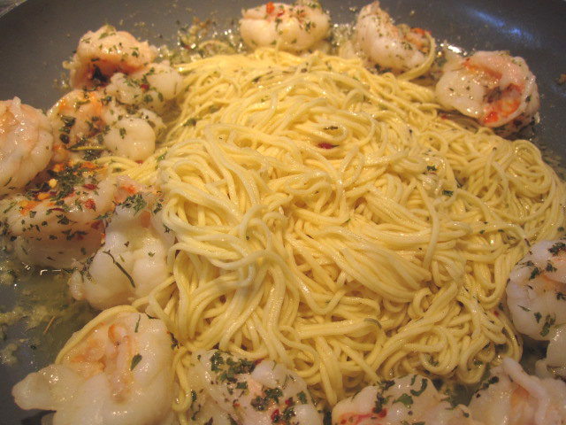 Cathie Filian: Fresh Pasta, Jumbo Shrimp and Garlic
