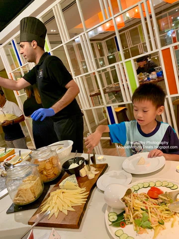 Fantastic Merdeka Buffet Dining Celebration With Family At Four Points ...